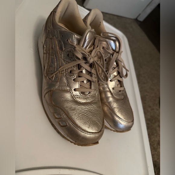 Asics | Shoes | Gold Asics Sizes 85 As Seen In The Vs Fashion Show A ...